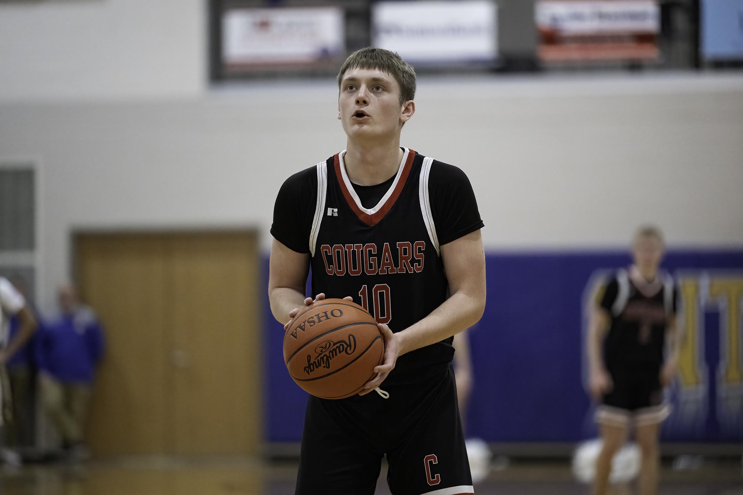 Crestview's Justice Thompson sets school scoring mark in tight loss at ...